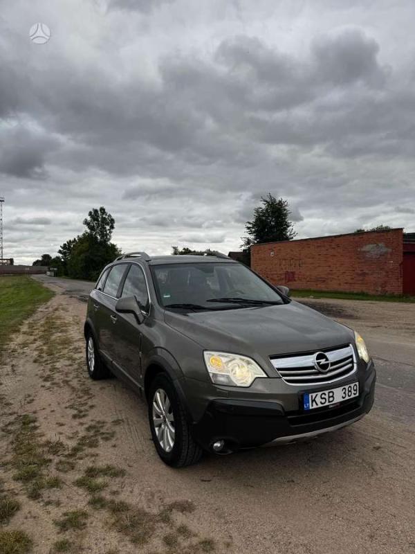 Grey Opel Antara 2007 in Mazeikiai, with an engine capacity of 1.99 L and mileage of 292 thousand km for 2500 €, photo 3 on AUTOMOTO.COM.LV