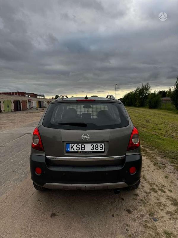 Grey Opel Antara 2007 in Mazeikiai, with an engine capacity of 1.99 L and mileage of 292 thousand km for 2500 €, photo 6 on AUTOMOTO.COM.LV