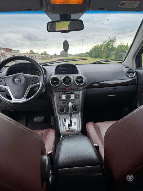 Grey Opel Antara 2007 in Mazeikiai, with an engine capacity of 1.99 L and mileage of 292 thousand km for 2500 €, photo 10 on AUTOMOTO.COM.LV