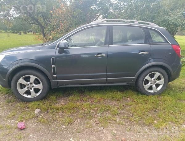 Grey Opel Antara 2007 in Ludza, with an engine capacity of 2.00 L and mileage of 269 thousand km for 1500 €, photo 3 on AUTOMOTO.COM.LV