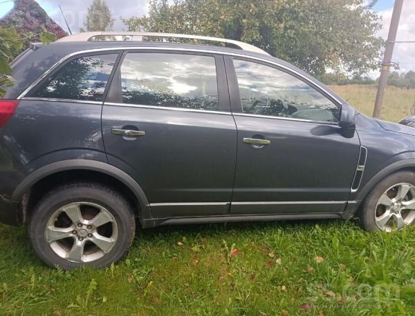 Grey Opel Antara 2007 in Ludza, with an engine capacity of 2.00 L and mileage of 269 thousand km for 1500 €, photo 5 on AUTOMOTO.COM.LV
