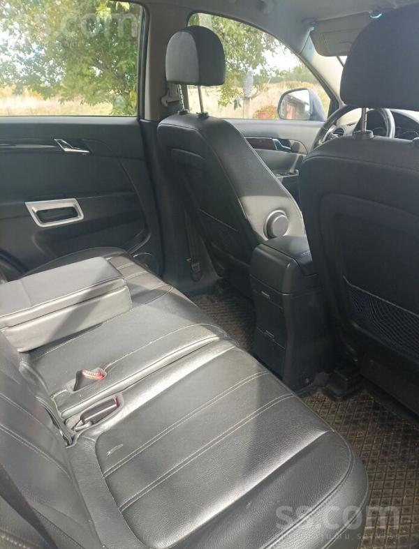 Grey Opel Antara 2007 in Ludza, with an engine capacity of 2.00 L and mileage of 269 thousand km for 1500 €, photo 7 on AUTOMOTO.COM.LV