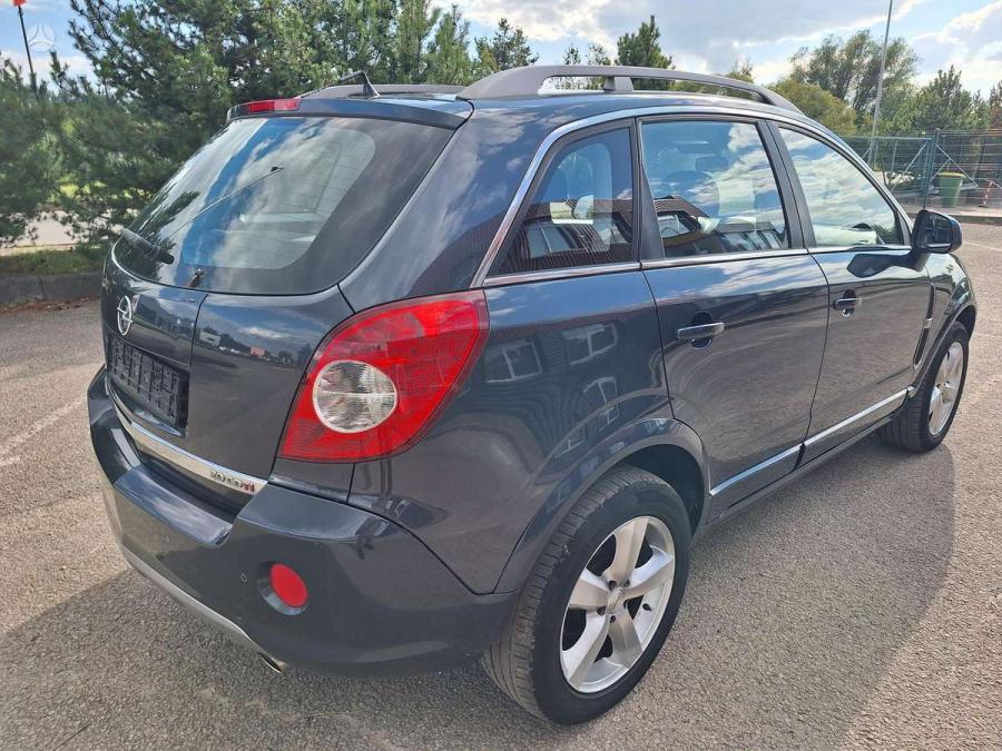 Grey Opel Antara 2007 in Telschi, with an engine capacity of 1.99 L and mileage of 201 thousand km for 3100 €, photo 5 on AUTOMOTO.COM.LV