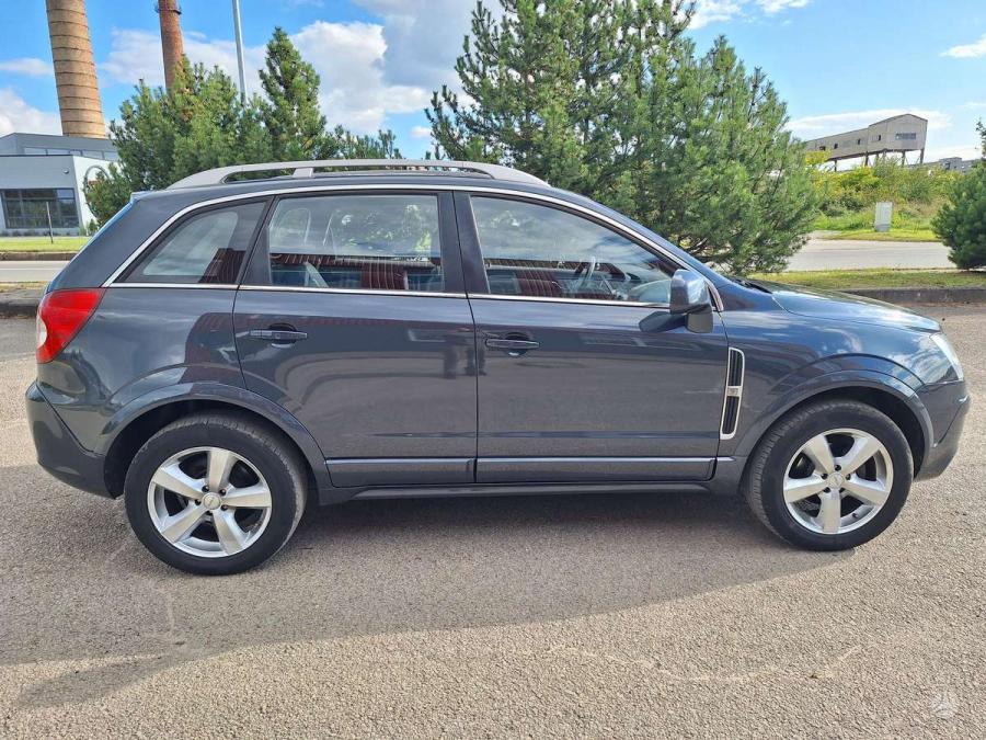 Grey Opel Antara 2007 in Telschi, with an engine capacity of 1.99 L and mileage of 201 thousand km for 3100 €, photo 8 on AUTOMOTO.COM.LV