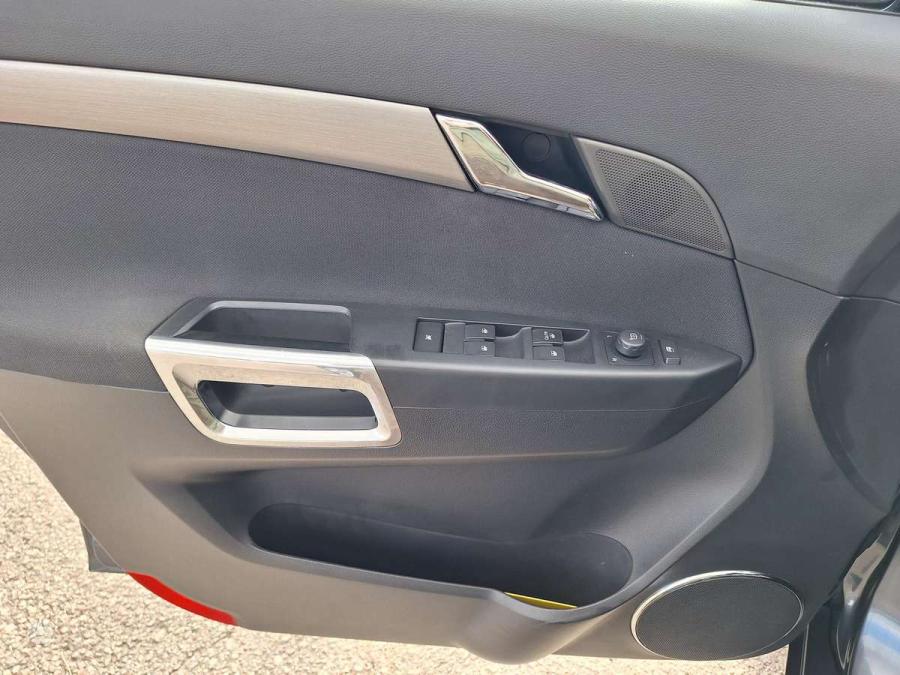 Grey Opel Antara 2007 in Telschi, with an engine capacity of 1.99 L and mileage of 201 thousand km for 3100 €, photo 12 on AUTOMOTO.COM.LV