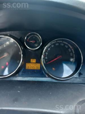 Grey Opel Antara 2007 in Jekabpils, with an engine capacity of 2.00 L and mileage of 315 thousand km for 1450 €, photo 3 on AUTOMOTO.COM.LV