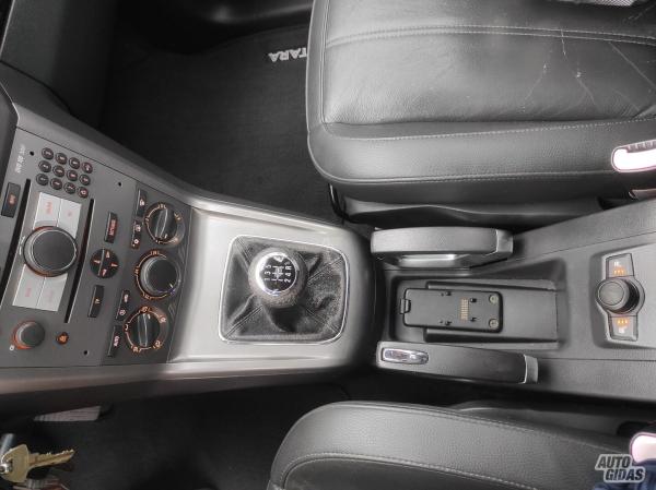 Pelēks Opel Antara 2007 Kretinga, ar dzinēja tilpumu 2.00 L un nobraukumu 228 tūkst. km par 1850 €, foto 11 vietnē AUTOMOTO.COM.LV