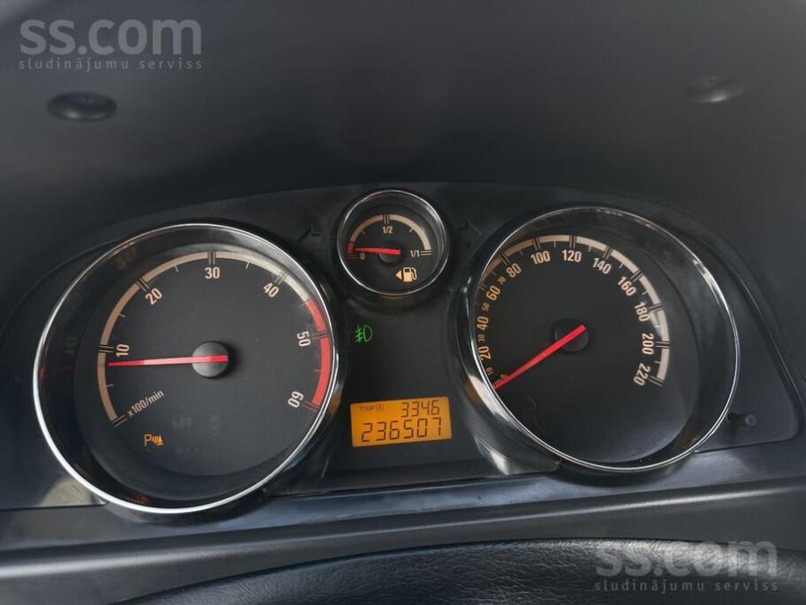 Grey Opel Antara 2007 in Riga, with an engine capacity of 2.00 L and mileage of 237 thousand km for 2290 €, photo 11 on AUTOMOTO.COM.LV