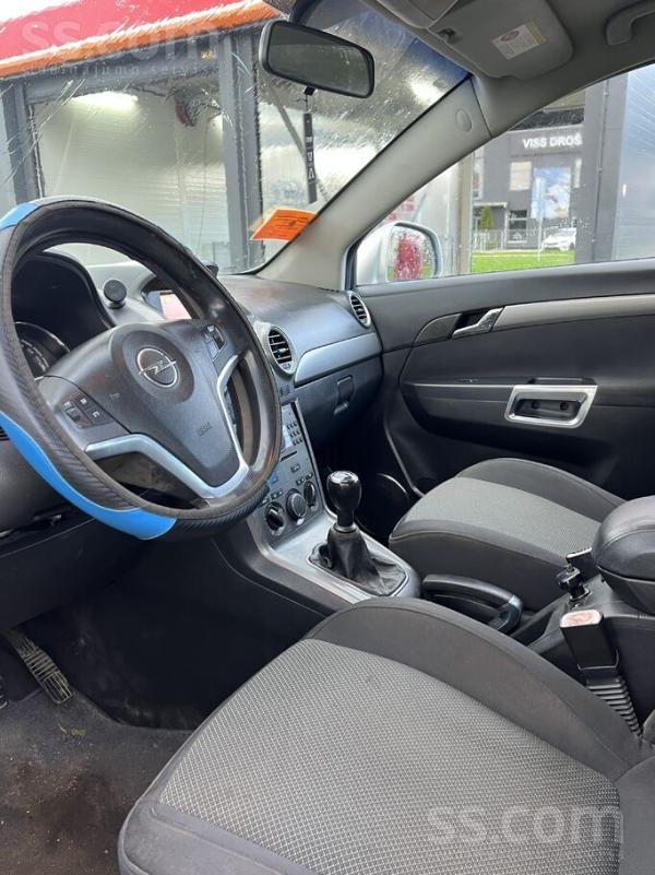 Pelēks Opel Antara 2007 Rīga, ar dzinēja tilpumu 2.00 L un nobraukumu 224 tūkst. km par 2500 €, foto 6 vietnē AUTOMOTO.COM.LV