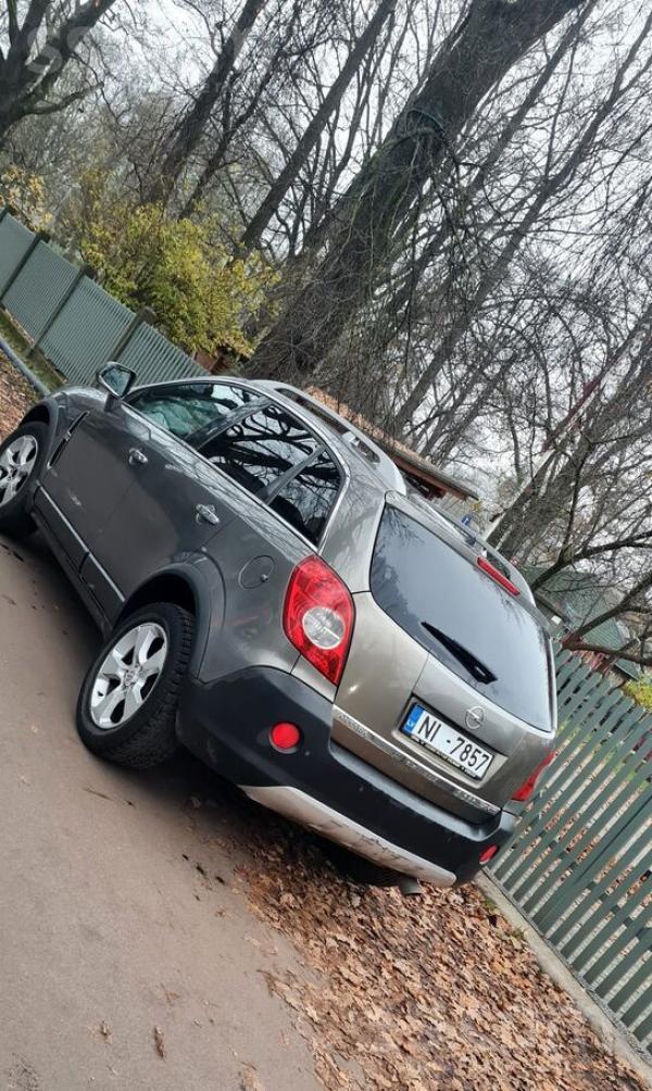 Grey Opel Antara 2008 in Riga, with an engine capacity of 2.00 L and mileage of 195 thousand km for 3500 €, photo 3 on AUTOMOTO.COM.LV