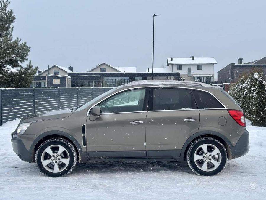 Pelēks Opel Antara 2008 Viļņa, ar dzinēja tilpumu 1.99 L un nobraukumu 257 tūkst. km par 3300 €, foto 2 vietnē AUTOMOTO.COM.LV