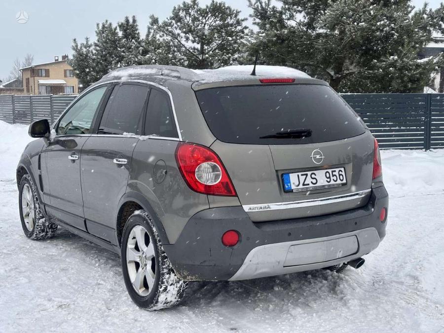 Pelēks Opel Antara 2008 Viļņa, ar dzinēja tilpumu 1.99 L un nobraukumu 257 tūkst. km par 3300 €, foto 3 vietnē AUTOMOTO.COM.LV