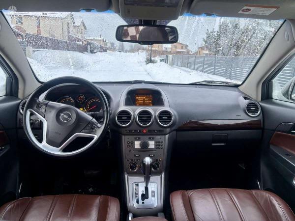 Grey Opel Antara 2008 in Vilnius, with an engine capacity of 1.99 L and mileage of 257 thousand km for 3300 €, photo 9 on AUTOMOTO.COM.LV