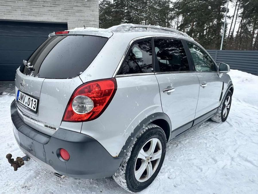 Pelēks Opel Antara 2008 Viļņa, ar dzinēja tilpumu 1.99 L un nobraukumu 296 tūkst. km par 2950 €, foto 3 vietnē AUTOMOTO.COM.LV
