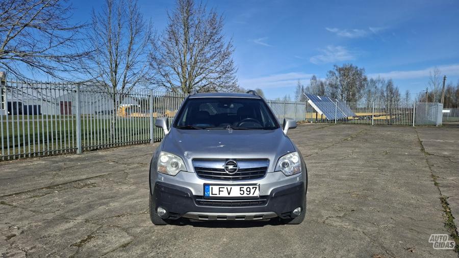 Grey Opel Antara 2008 in Mazeikiai, with an engine capacity of 2.00 L and mileage of 332 thousand km for 3800 €, photo 1 on AUTOMOTO.COM.LV