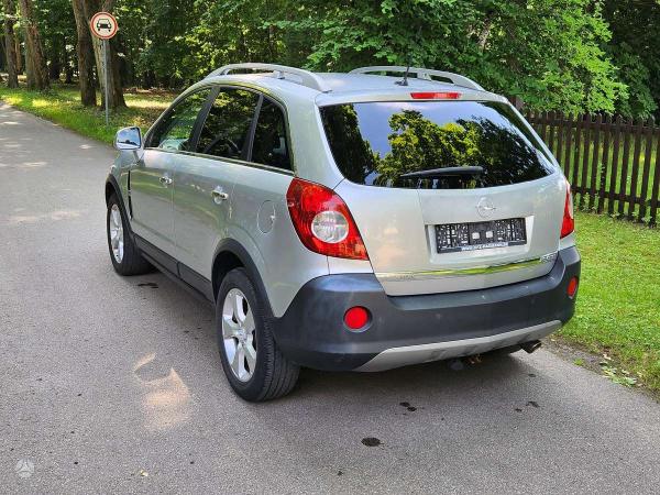 Grey Opel Antara 2008 in Taurage, with an engine capacity of 1.99 L and mileage of 237 thousand km for 3999 €, photo 4 on AUTOMOTO.COM.LV