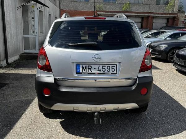 Grey Opel Antara 2008 in Daugavpils, with an engine capacity of 2.00 L and mileage of 196 thousand km for 4350 €, photo 5 on AUTOMOTO.COM.LV