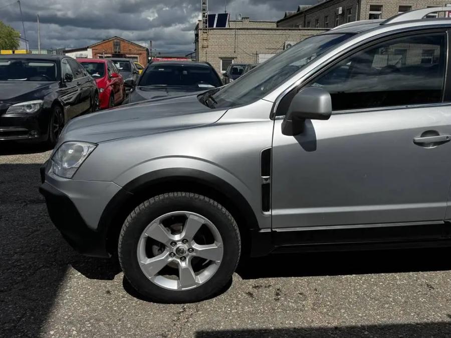 Grey Opel Antara 2008 in Daugavpils, with an engine capacity of 2.00 L and mileage of 196 thousand km for 4350 €, photo 8 on AUTOMOTO.COM.LV