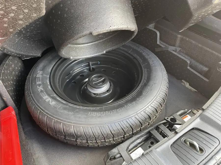 Pelēks Opel Antara 2008 Talsi, ar dzinēja tilpumu 2.00 L un nobraukumu 277 tūkst. km par 3600 €, foto 7 vietnē AUTOMOTO.COM.LV