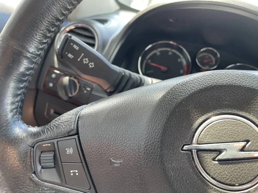 Pelēks Opel Antara 2008 Talsi, ar dzinēja tilpumu 2.00 L un nobraukumu 277 tūkst. km par 3600 €, foto 17 vietnē AUTOMOTO.COM.LV