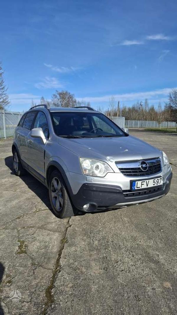 Grey Opel Antara 2008 in Mazeikiai, with an engine capacity of 1.99 L and mileage of 332 thousand km for 2699 €, photo 2 on AUTOMOTO.COM.LV