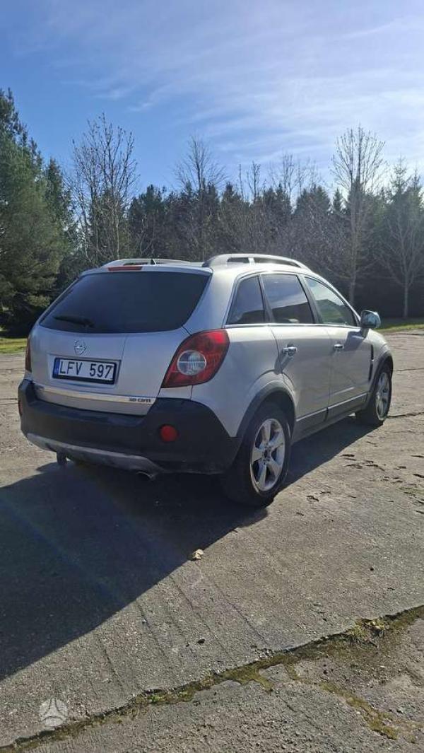 Grey Opel Antara 2008 in Mazeikiai, with an engine capacity of 1.99 L and mileage of 332 thousand km for 2699 €, photo 5 on AUTOMOTO.COM.LV
