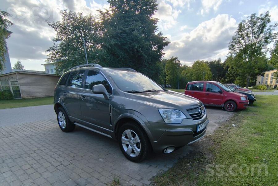 Grey Opel Antara 2008 in Jelgava, with an engine capacity of 2.00 L and mileage of 255 thousand km for 2700 €, photo 3 on AUTOMOTO.COM.LV