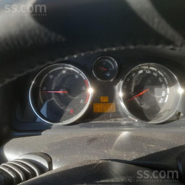 Pelēks Opel Antara 2008 Talsi, ar dzinēja tilpumu 2.00 L un nobraukumu 287 tūkst. km par 3100 €, foto 7 vietnē AUTOMOTO.COM.LV