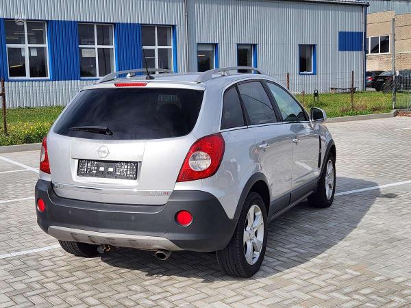 Grey Opel Antara 2008 in Taurage, with an engine capacity of 1.99 L and mileage of 237 thousand km for 3500 €, photo 4 on AUTOMOTO.COM.LV