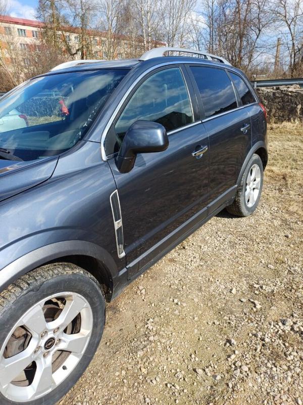 Pelēks Opel Antara 2009 Jēkabpils, ar dzinēja tilpumu 2.00 L un nobraukumu 240 tūkst. km par 4600 €, foto 3 vietnē AUTOMOTO.COM.LV