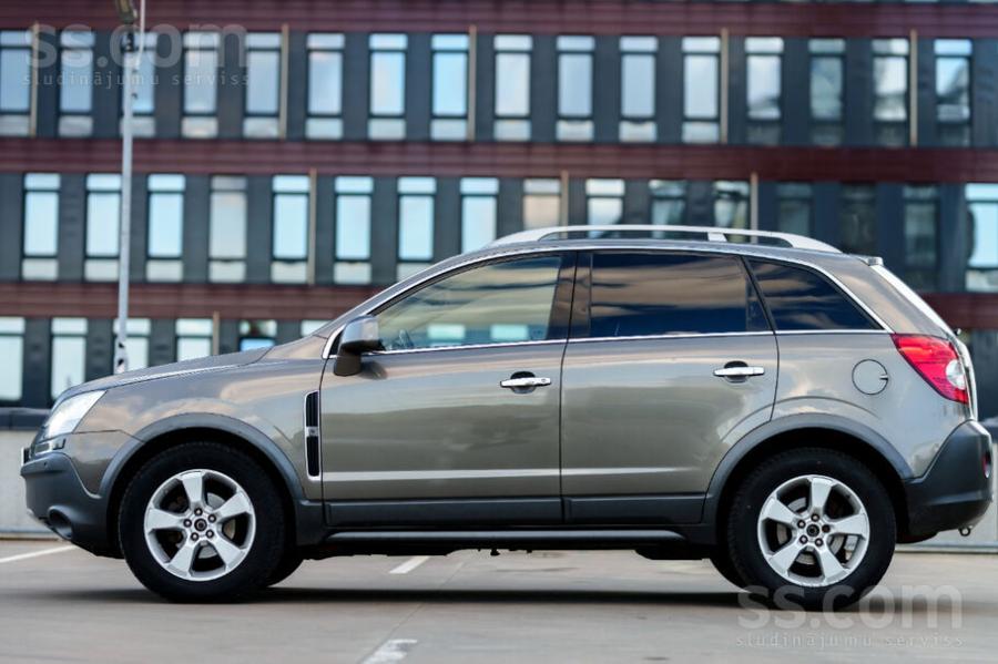 Grey Opel Antara 2009 in Riga, with an engine capacity of 2.00 L and mileage of 286 thousand km for 4950 €, photo 5 on AUTOMOTO.COM.LV