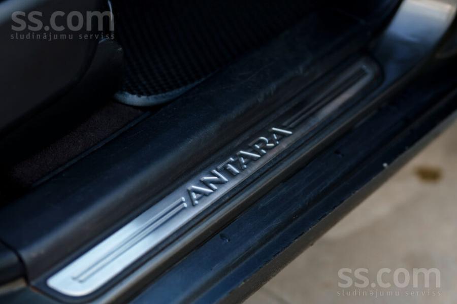 Grey Opel Antara 2009 in Riga, with an engine capacity of 2.00 L and mileage of 286 thousand km for 4950 €, photo 8 on AUTOMOTO.COM.LV