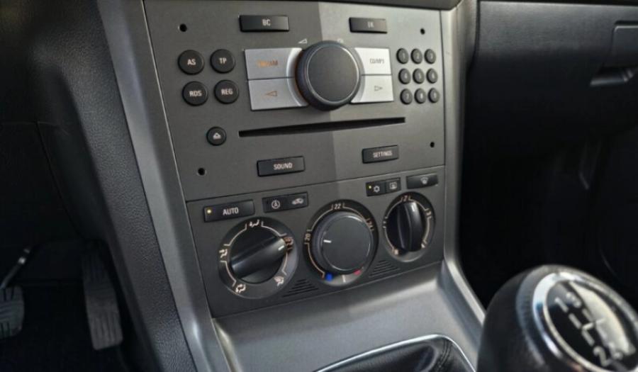 Pelēks Opel Antara 2009 Rīga, ar dzinēja tilpumu 2.00 L un nobraukumu 170 tūkst. km par 5990 €, foto 7 vietnē AUTOMOTO.COM.LV