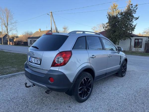 Grey Opel Antara 2009 in Ventspils, with an engine capacity of 2.00 L and mileage of 263 thousand km for 3100 €, photo 4 on AUTOMOTO.COM.LV