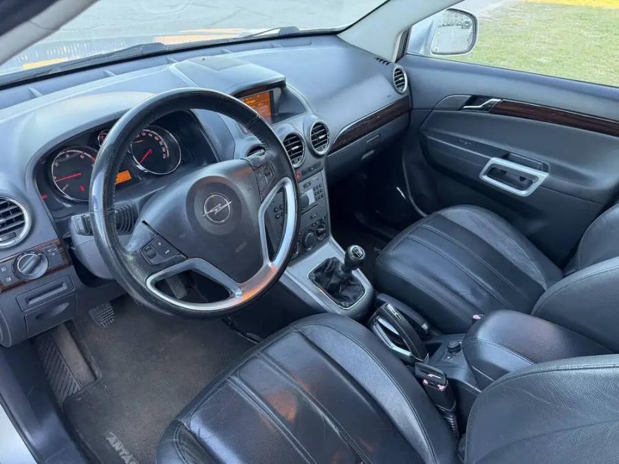 Pelēks Opel Antara 2009 Ventspils, ar dzinēja tilpumu 2.00 L un nobraukumu 263 tūkst. km par 3100 €, foto 12 vietnē AUTOMOTO.COM.LV