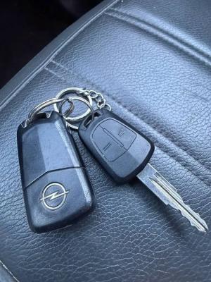 Pelēks Opel Antara 2009 Ventspils, ar dzinēja tilpumu 2.00 L un nobraukumu 263 tūkst. km par 3100 €, foto 24 vietnē AUTOMOTO.COM.LV