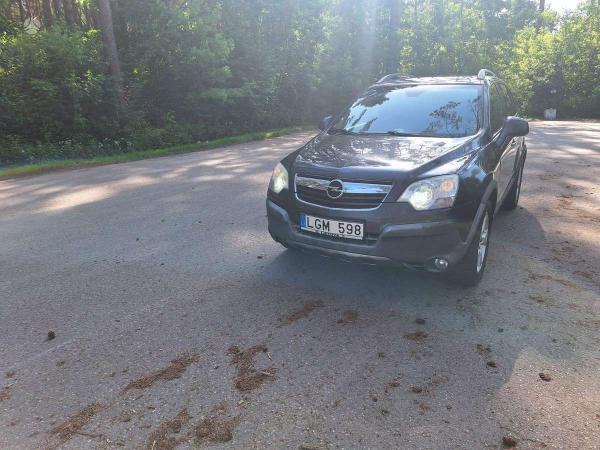 Grey Opel Antara 2009 in Ukmerge, with an engine capacity of 3.20 L and mileage of 263 thousand km for 2500 €, photo 1 on AUTOMOTO.COM.LV