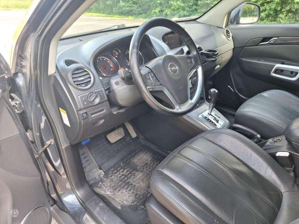 Grey Opel Antara 2009 in Ukmerge, with an engine capacity of 3.20 L and mileage of 263 thousand km for 2500 €, photo 6 on AUTOMOTO.COM.LV