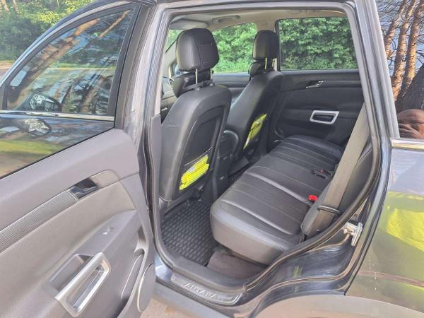 Grey Opel Antara 2009 in Ukmerge, with an engine capacity of 3.20 L and mileage of 263 thousand km for 2500 €, photo 7 on AUTOMOTO.COM.LV