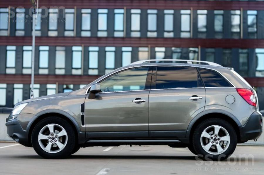 Grey Opel Antara 2009 in Riga, with an engine capacity of 2.00 L and mileage of 288 thousand km for 4450 €, photo 4 on AUTOMOTO.COM.LV