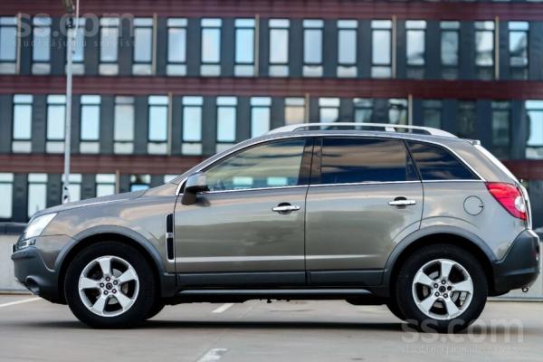 Grey Opel Antara 2009 in Riga, with an engine capacity of 2.00 L and mileage of 288 thousand km for 4450 €, photo 3 on AUTOMOTO.COM.LV