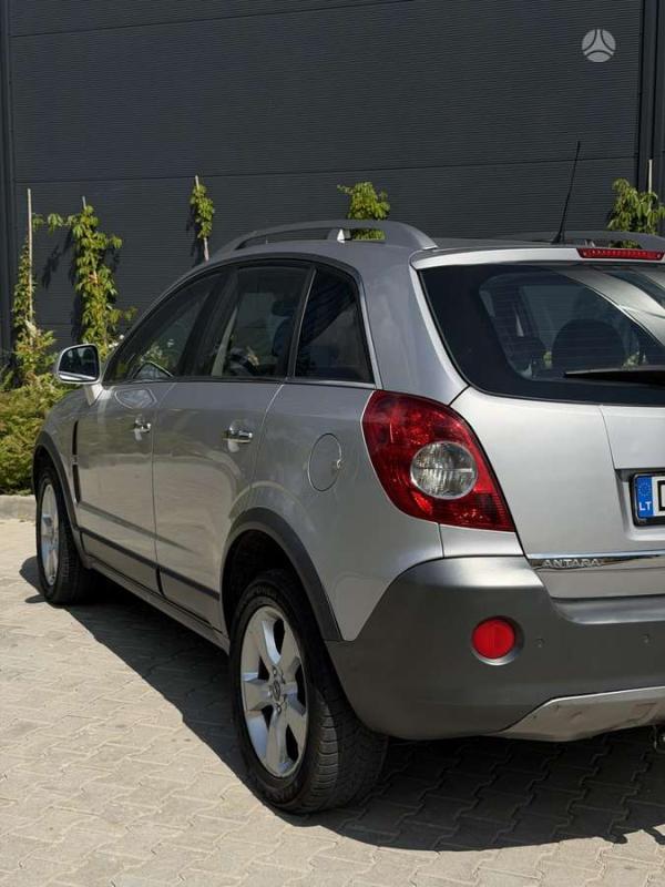 Grey Opel Antara 2009 in Vilnius, with an engine capacity of 1.99 L and mileage of 186 thousand km for 2950 €, photo 3 on AUTOMOTO.COM.LV
