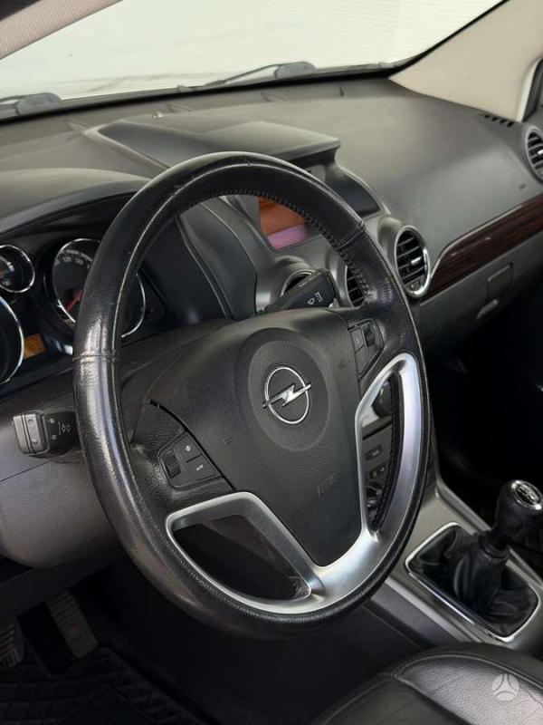 Grey Opel Antara 2009 in Vilnius, with an engine capacity of 1.99 L and mileage of 186 thousand km for 2950 €, photo 5 on AUTOMOTO.COM.LV