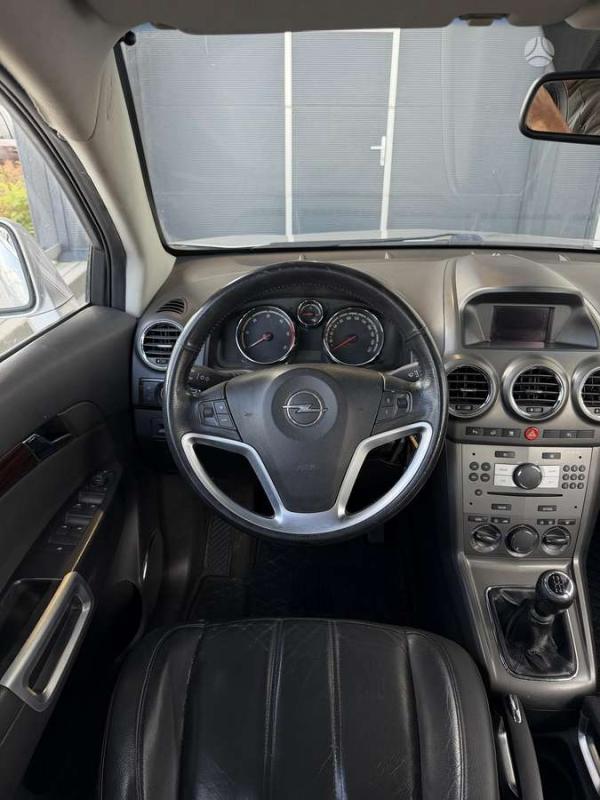 Grey Opel Antara 2009 in Vilnius, with an engine capacity of 1.99 L and mileage of 186 thousand km for 2950 €, photo 9 on AUTOMOTO.COM.LV