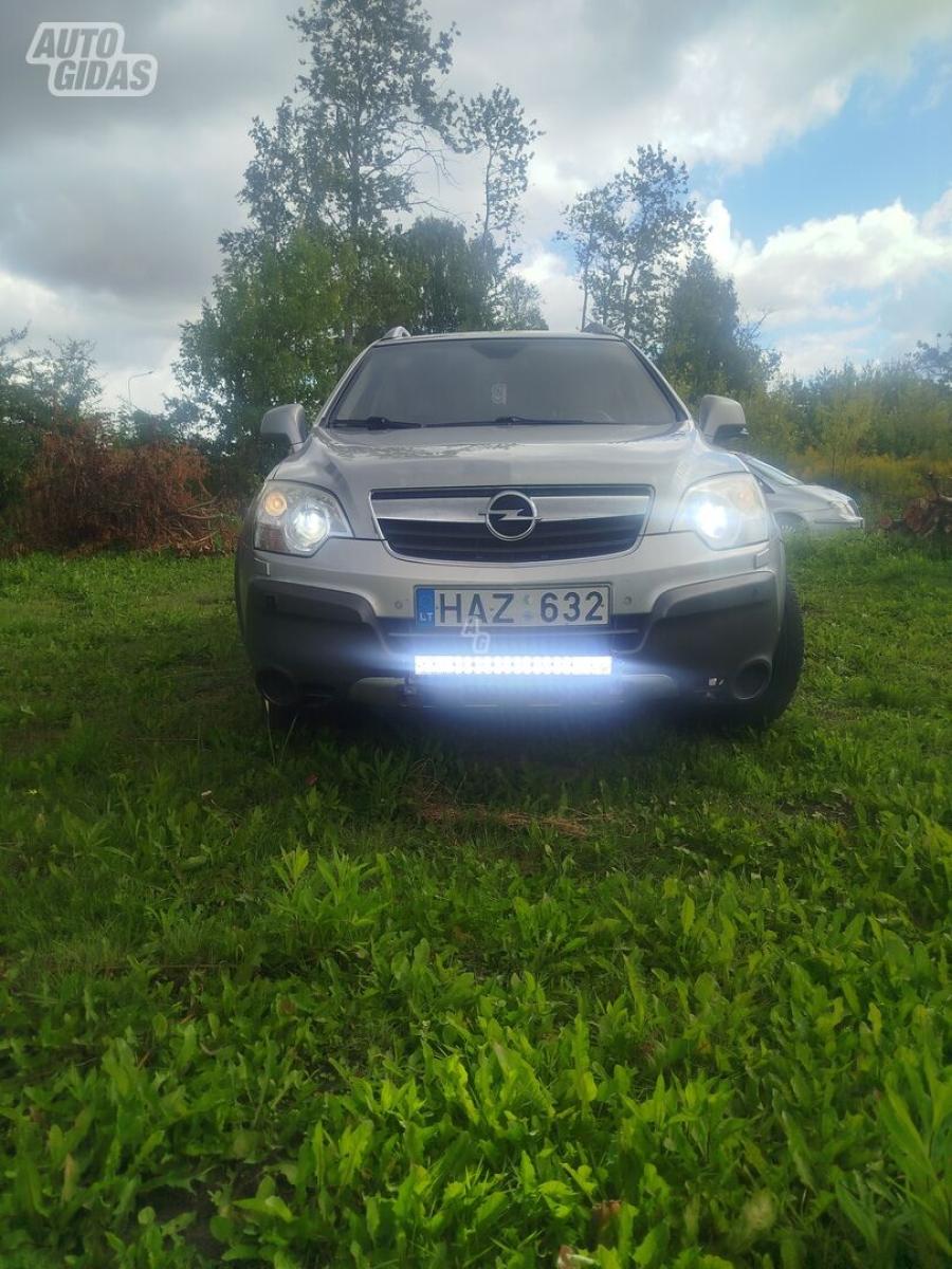Grey Opel Antara 2009 in Naujoji Akmene, with an engine capacity of 2.00 L and mileage of 250 thousand km for 1500 €, photo 3 on AUTOMOTO.COM.LV