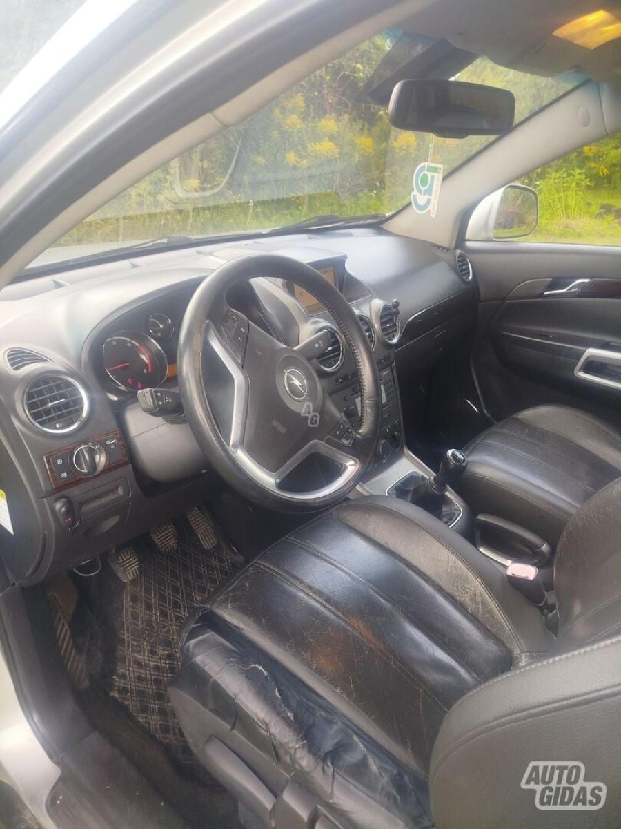 Grey Opel Antara 2009 in Naujoji Akmene, with an engine capacity of 2.00 L and mileage of 250 thousand km for 1500 €, photo 8 on AUTOMOTO.COM.LV