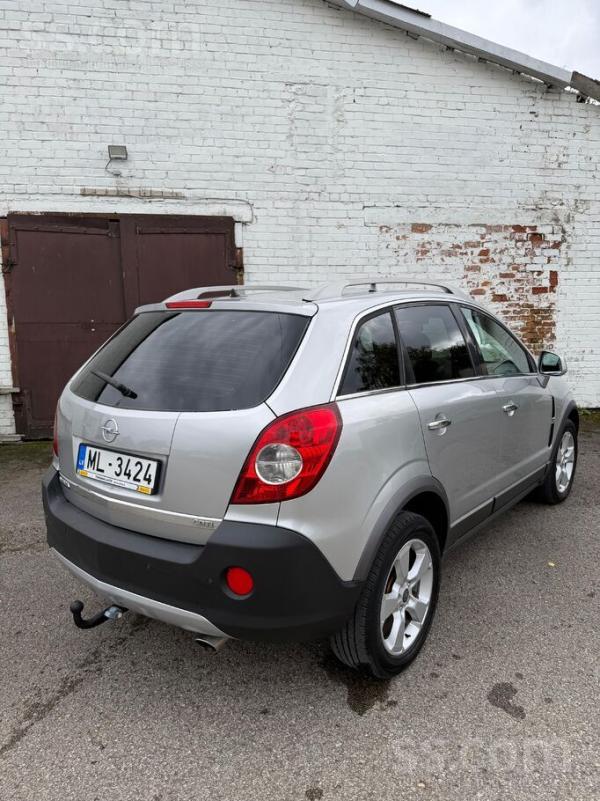 Opel Antara 2009 in Bauska on AUTOMOTO.COM.LV Grey Opel Antara 2009 in Bauska, with an engine capacity of 2.00 L and mileage of 243 thousand km for 4490 €, photo 10 on AUTOMOTO.COM.LV