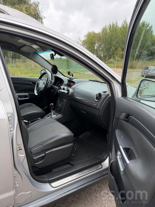 Opel Antara 2009 in Bauska on AUTOMOTO.COM.LV Grey Opel Antara 2009 in Bauska, with an engine capacity of 2.00 L and mileage of 243 thousand km for 4490 €, photo 11 on AUTOMOTO.COM.LV