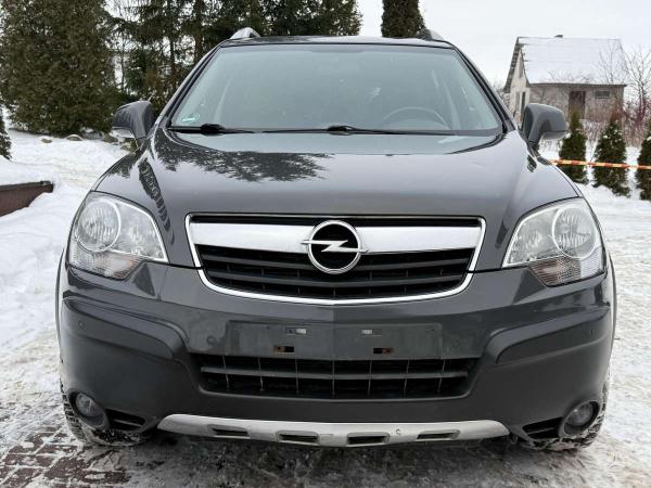 Grey Opel Antara 2010 in Utena, with an engine capacity of 1.99 L and mileage of 214 thousand km for 4250 €, photo 3 on AUTOMOTO.COM.LV