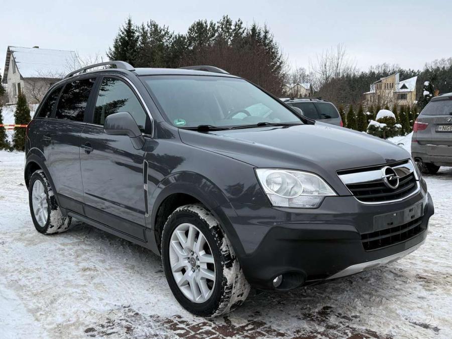 Grey Opel Antara 2010 in Utena, with an engine capacity of 1.99 L and mileage of 214 thousand km for 4300 €, photo 3 on AUTOMOTO.COM.LV